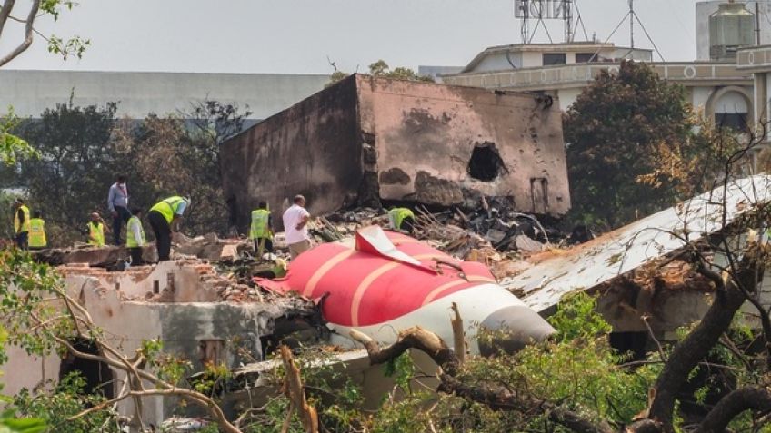 Encuentran una de las dos cajas negras del avión que se estrelló en la India