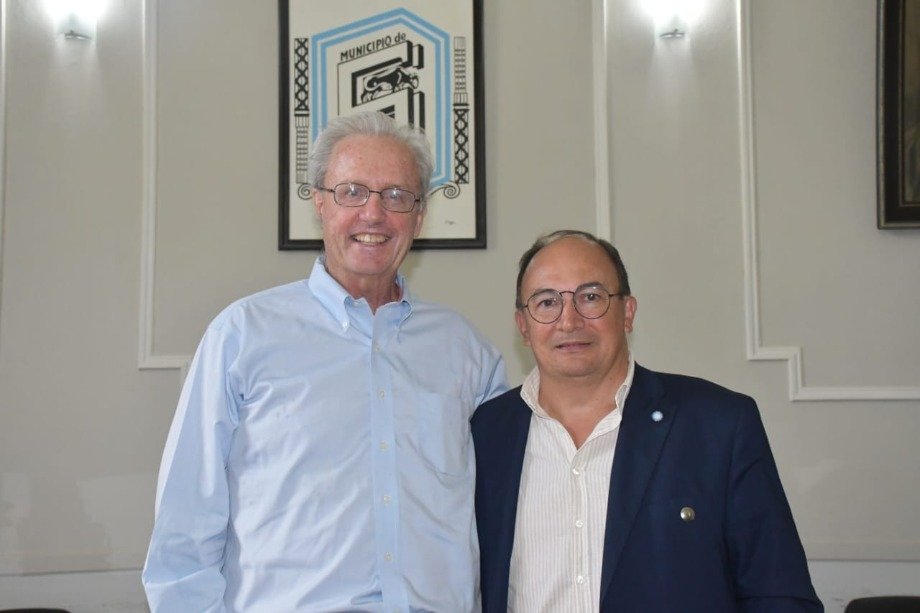 Visita del Concejal y fundador de la ONG de educación One World oriundo ...