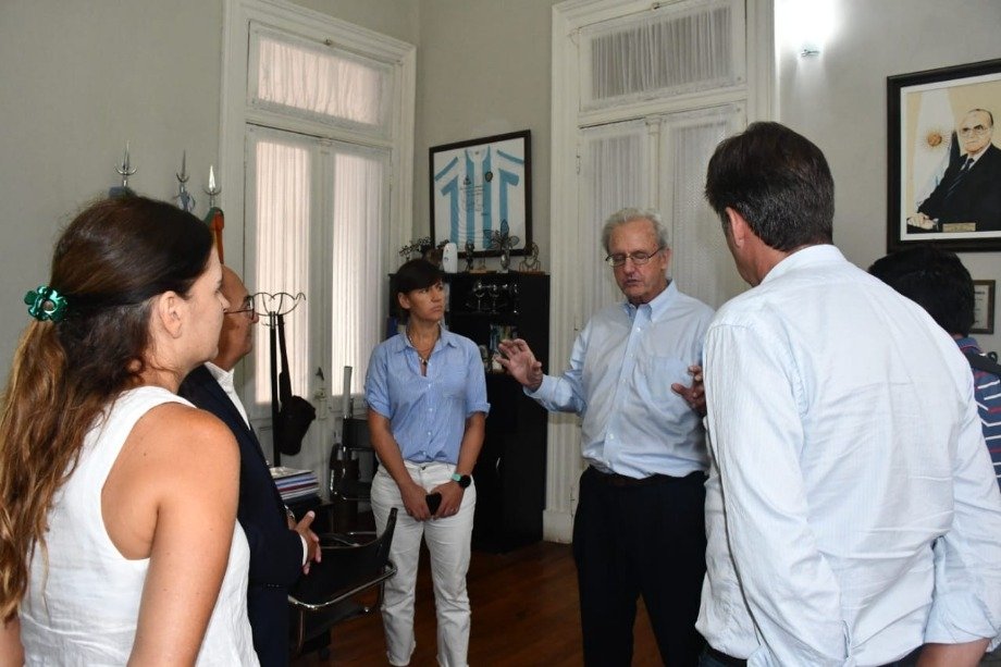 Visita del Concejal y fundador de la ONG de educación One World oriundo ...